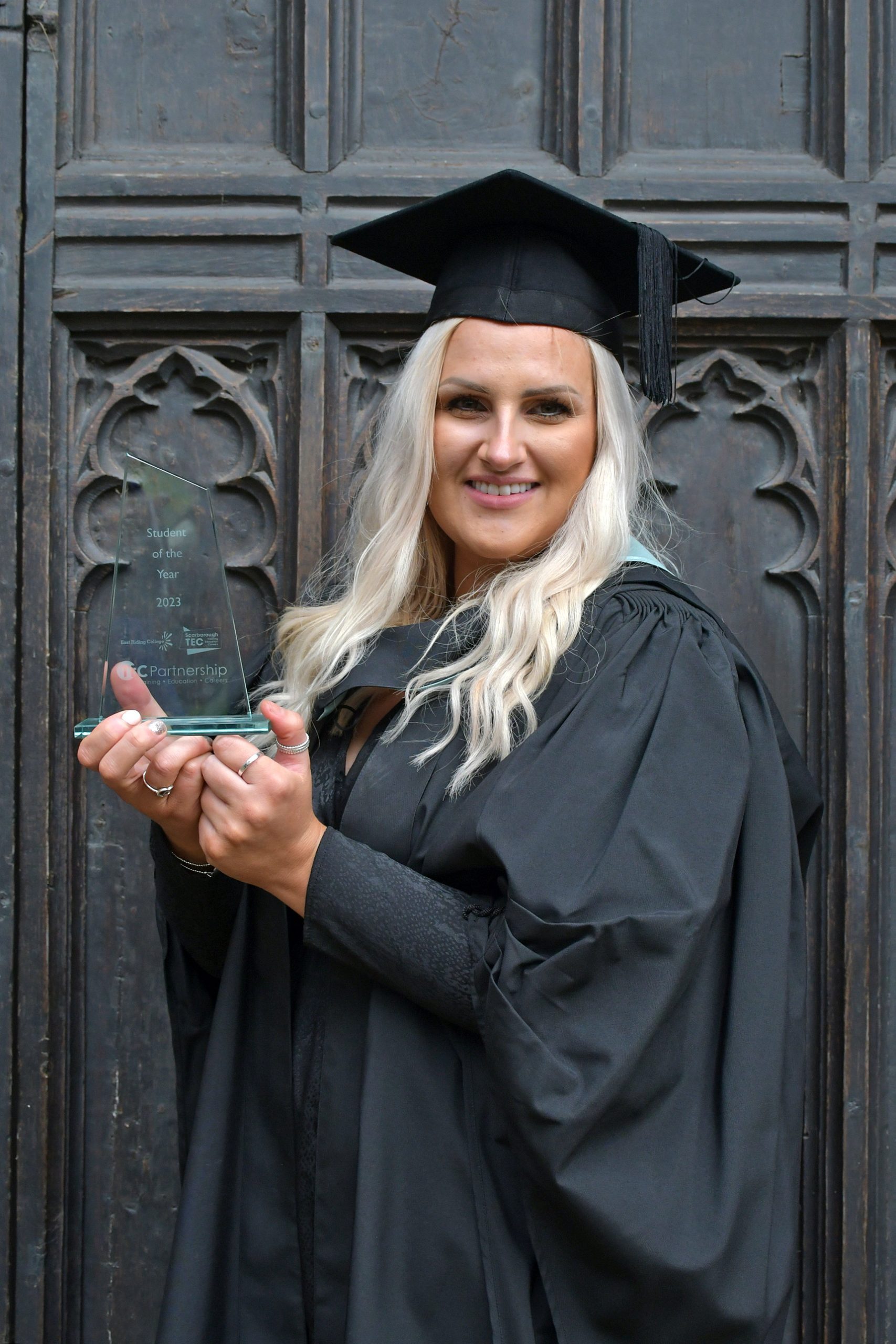 Graduates celebrate award Success - East Riding College